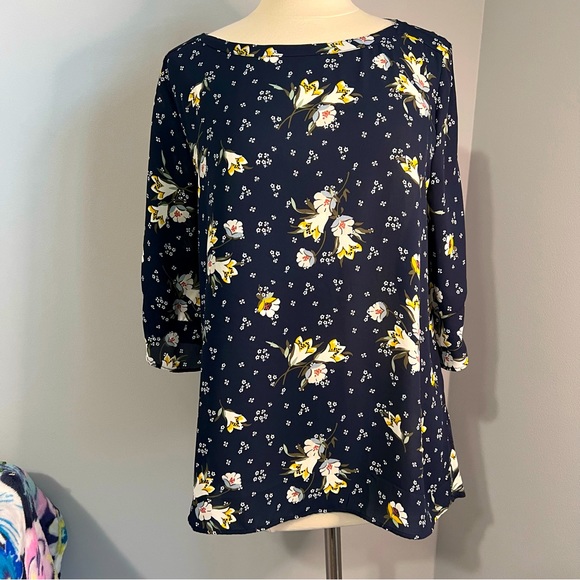 LOFT | Tops | Loft L Navy Floral Blouse Top W Flutter Split Elbow ...